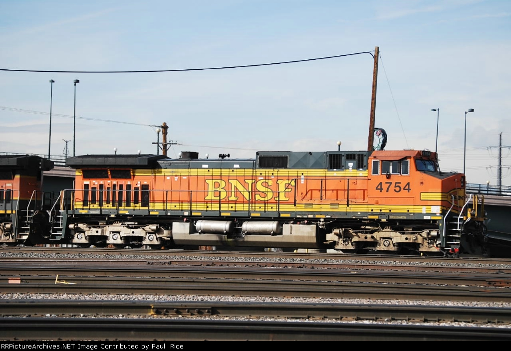 BNSF 4754
